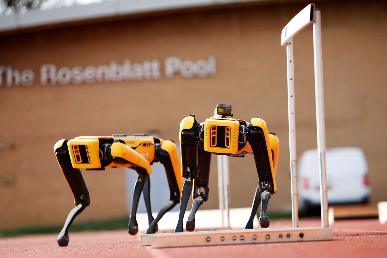 TEEN-TASTIC at IF OXFORD: Making fuel from thin air, robot racing ...