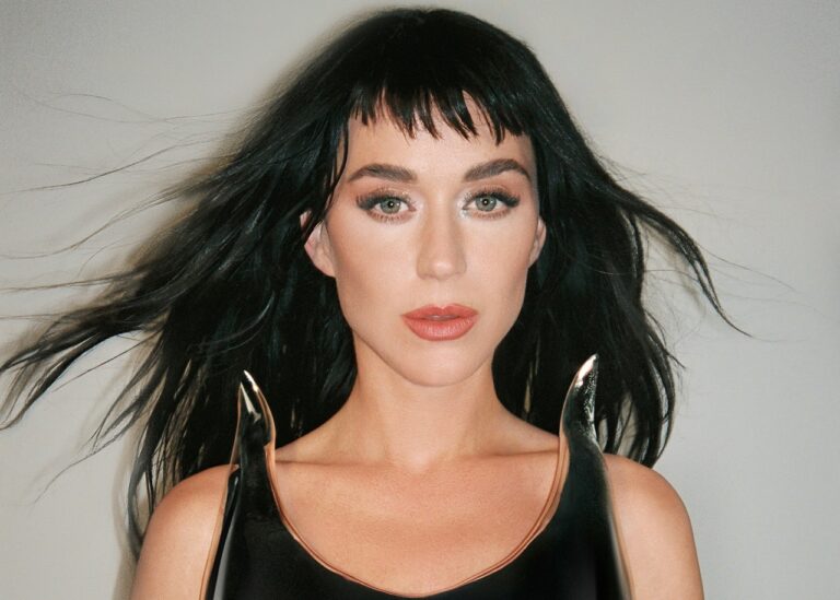 Alanis Morissette is final headliner at Blenheim Palace Festival 2026 ...