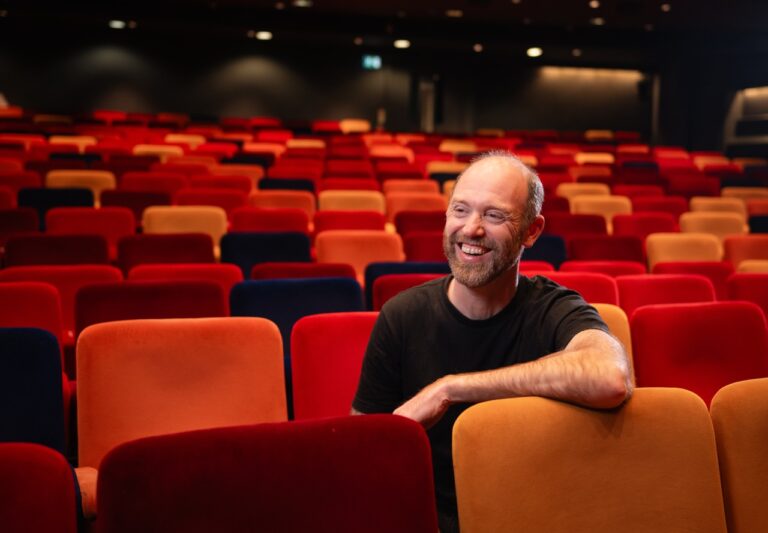 WORLD PREMIERE: 'It's a real treat' Oxford Playhouse stages stunning ...