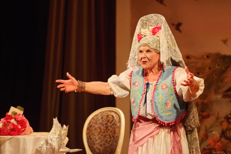 REVIEW: How can a painfully tone-deaf singer sell out New York’s ...